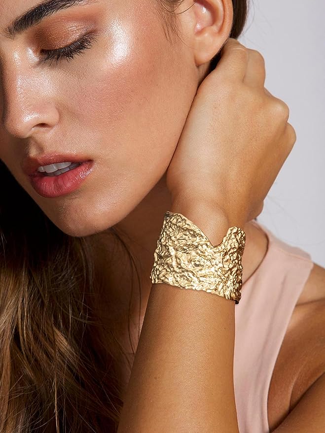 18k Gold Asymmetrical Hammer Cuff Bangle – Liv Oliver